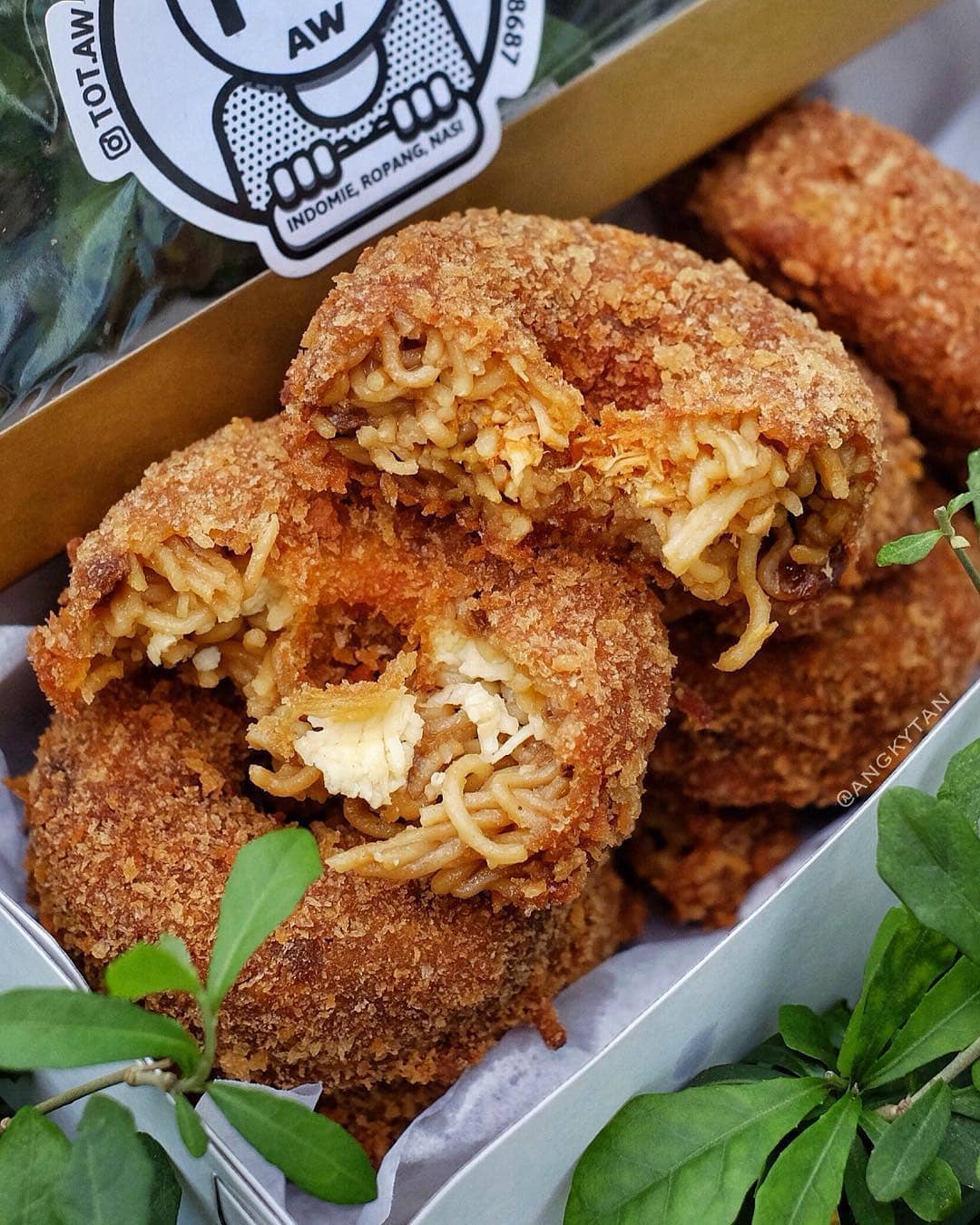 Indomie Mi Goreng Wedding Cakes, Birthday Cakes And Donuts