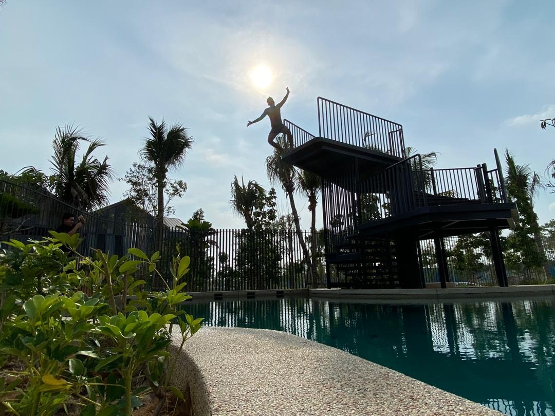 Dine 35-Metres In The Sky At Cove Aerobar Cafe & Enjoy Special Mee ...