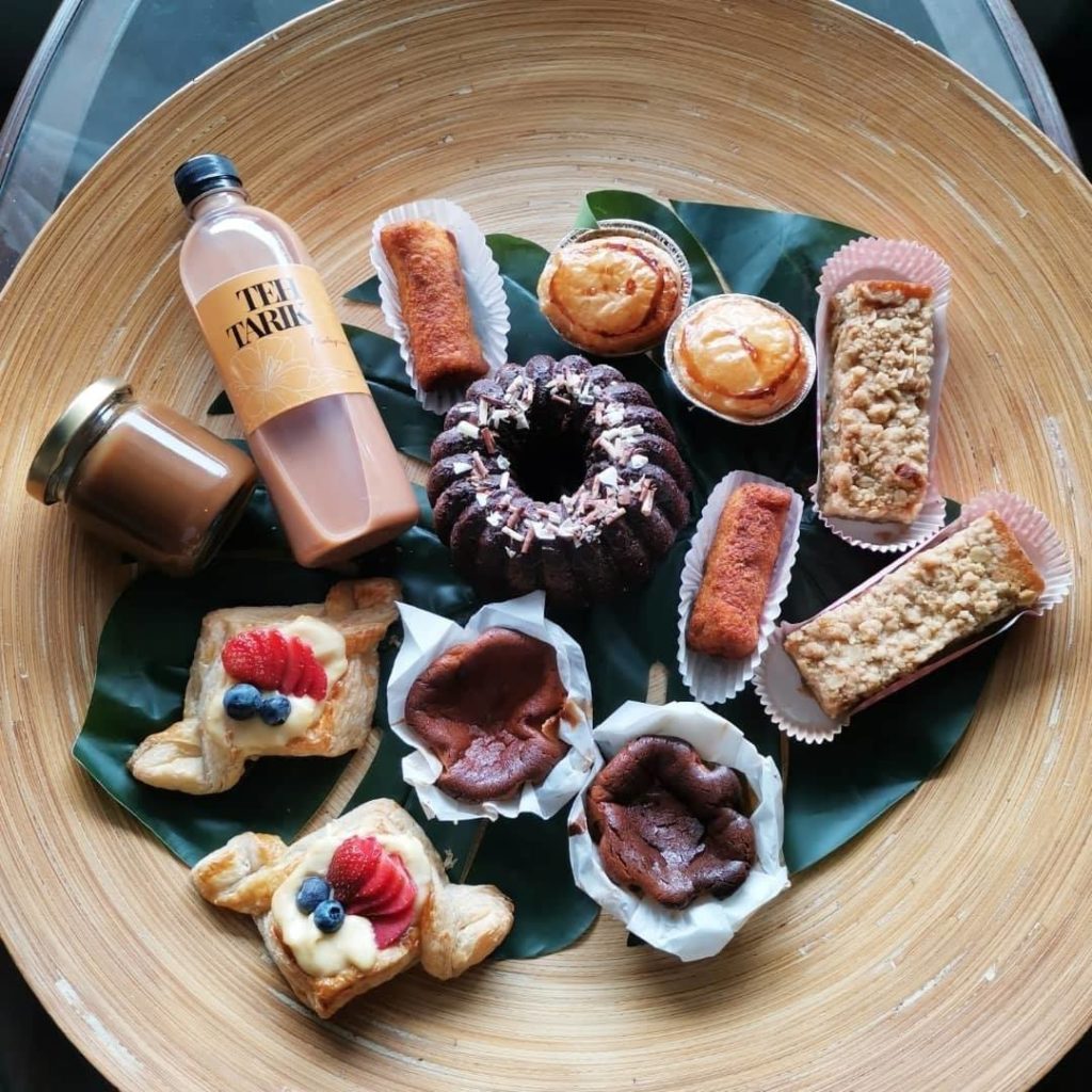 This Vintage-Themed Cafe Serving Nostalgic Pahang Food Transports You ...