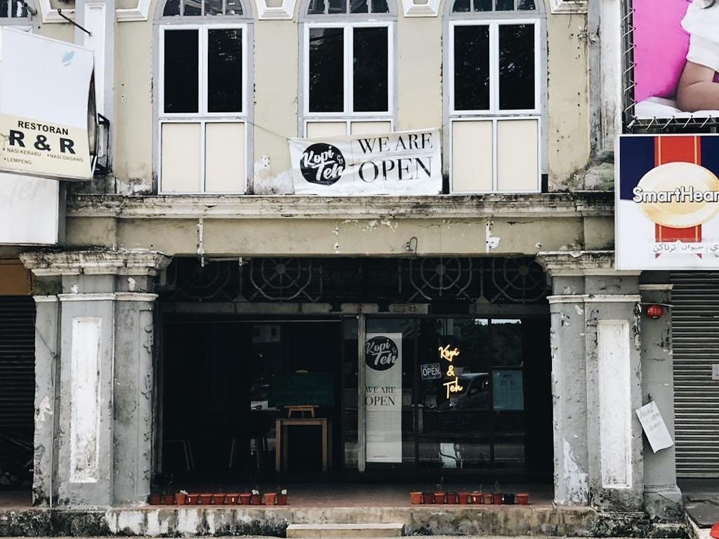 This Rustic Cafe In Kuantan, Pahang Serves Unique Upside-Down Coffee ...