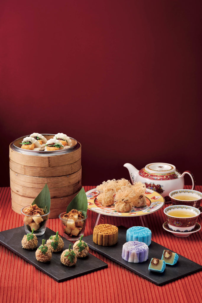 Hilton KL's Mid Autumn 'Royal Midnight' Mooncake Collection Doubles As ...