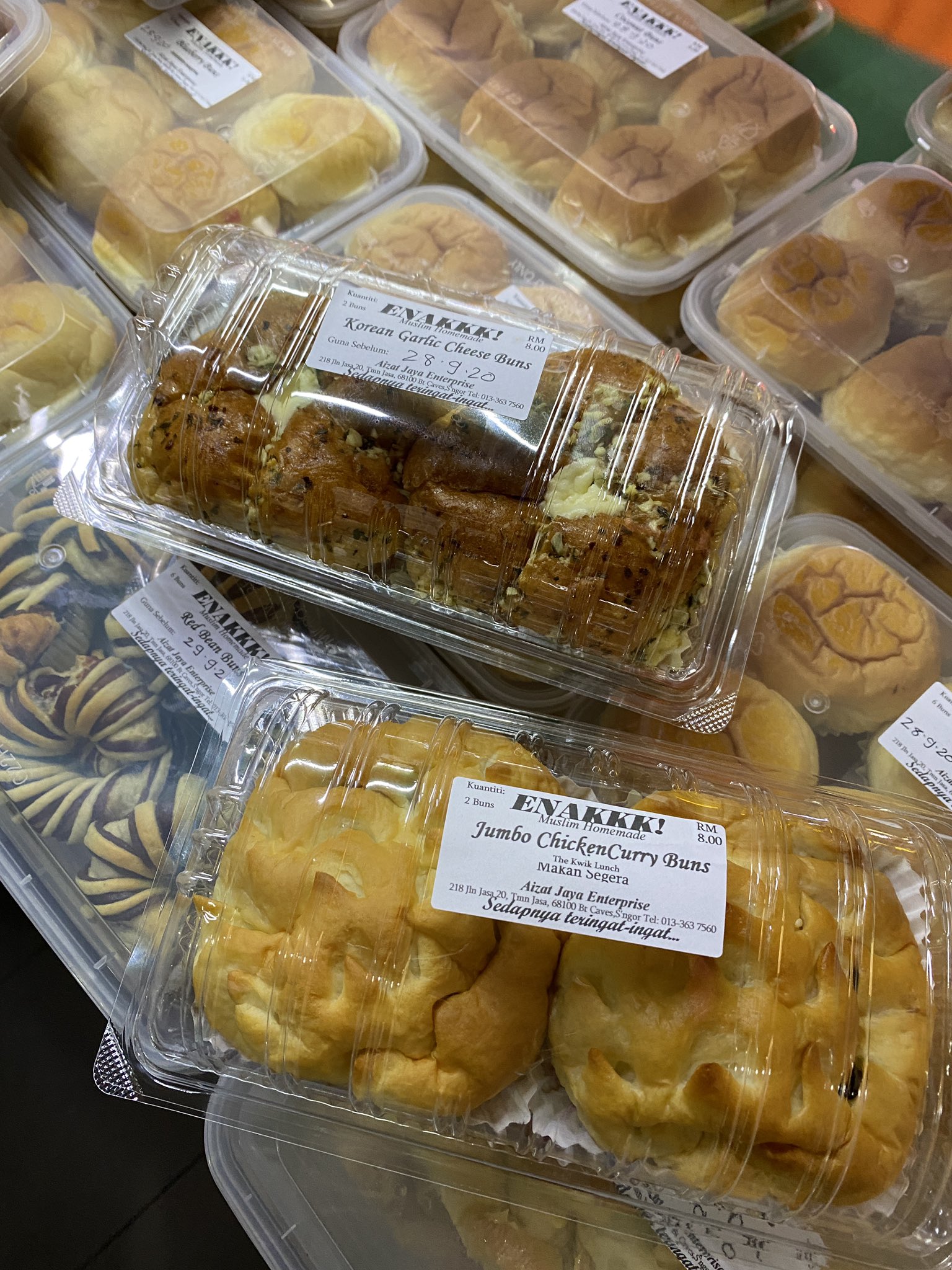 Watch: This Adorable Uncle Selling And Hyping His Wife's Homemade Buns ...