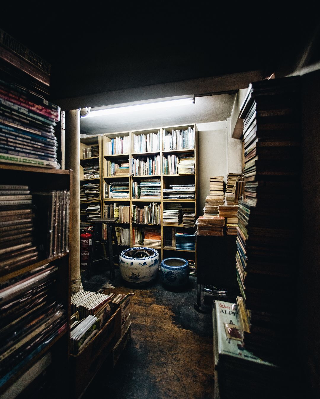 This Hidden Vintage-Looking Bookstore In KL Has Over 3 Million Books ...
