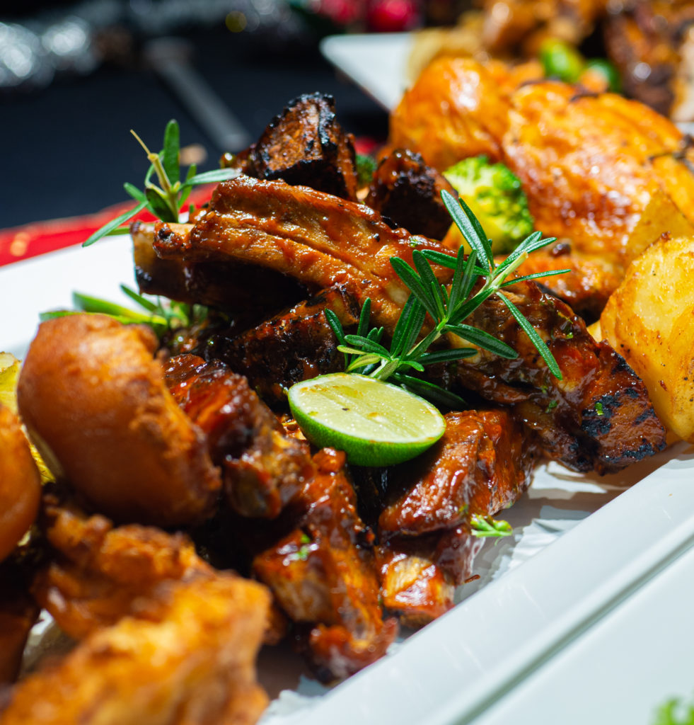 Here's Where To Get Giant Roasted Whole Turkey Platter That Feeds Up To ...