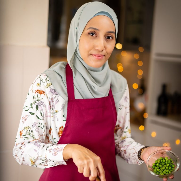 Che Nom Shares Her Recipes Online To Help People Earn A Living During ...