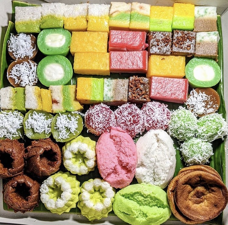 This Cafe In Shah Alam Has Over 40 Types Of Freshly Made Kuih Daily ...