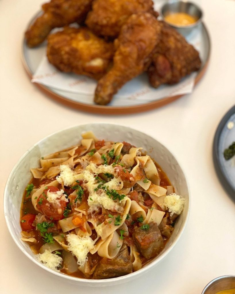 This New Brunch Spot In SS15 Serves Crispy Fried Chicken, Mac & Cheese ...