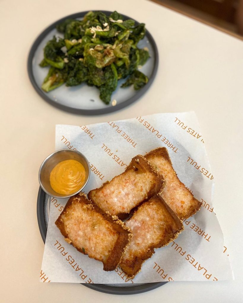 This New Brunch Spot In SS15 Serves Crispy Fried Chicken, Mac & Cheese ...