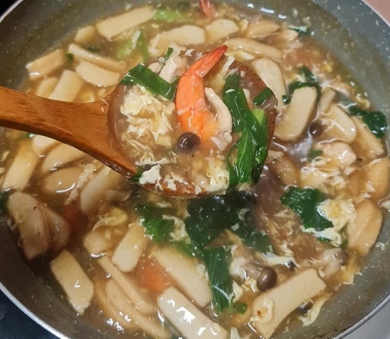 Here's How To Cook Wat Tan Hor (Flat Rice Noodles with Egg Gravy) With ...