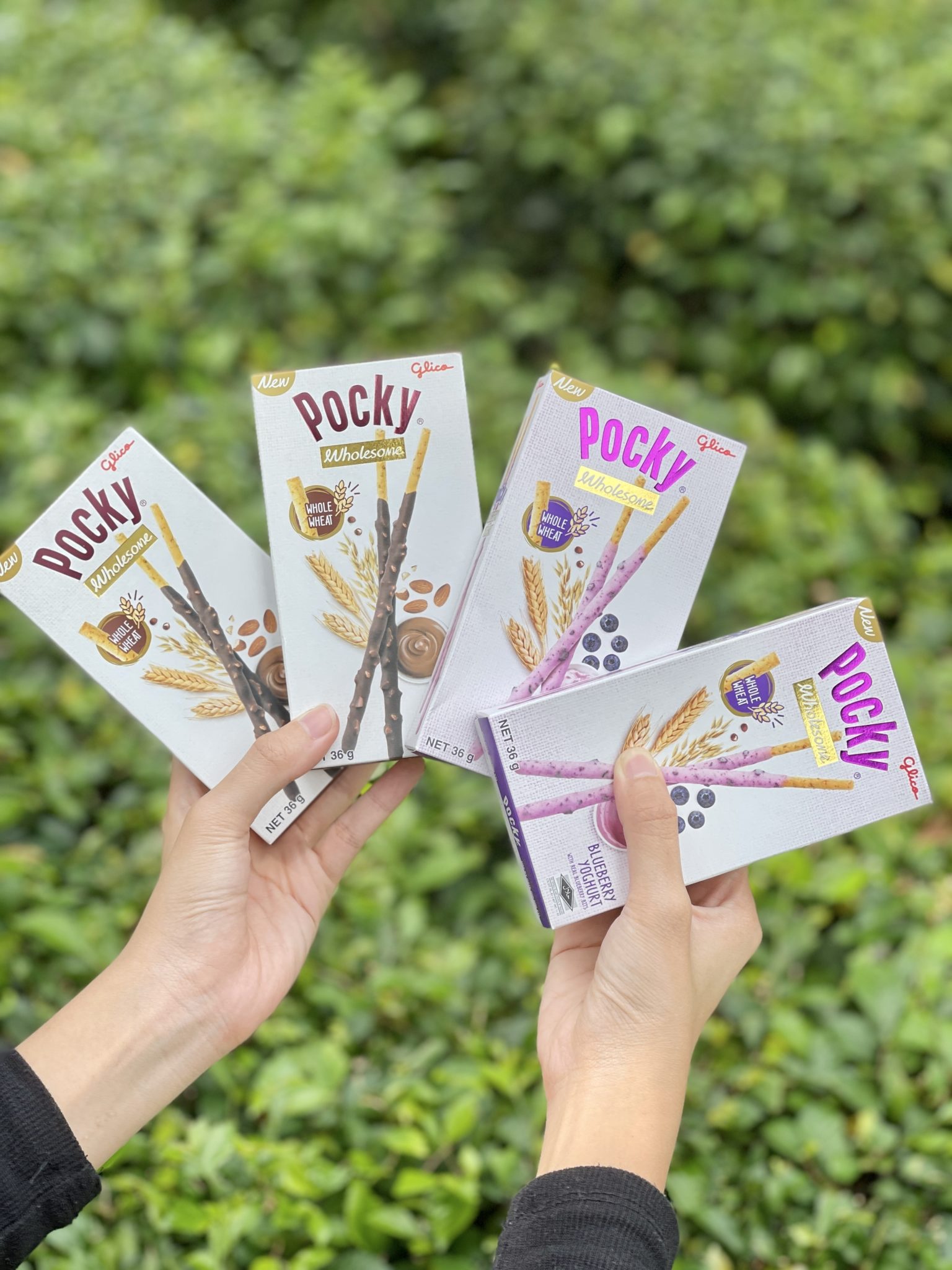 Pocky Launches NEW Blueberry Yogurt & Chocolate Almond Sticks That’s ...