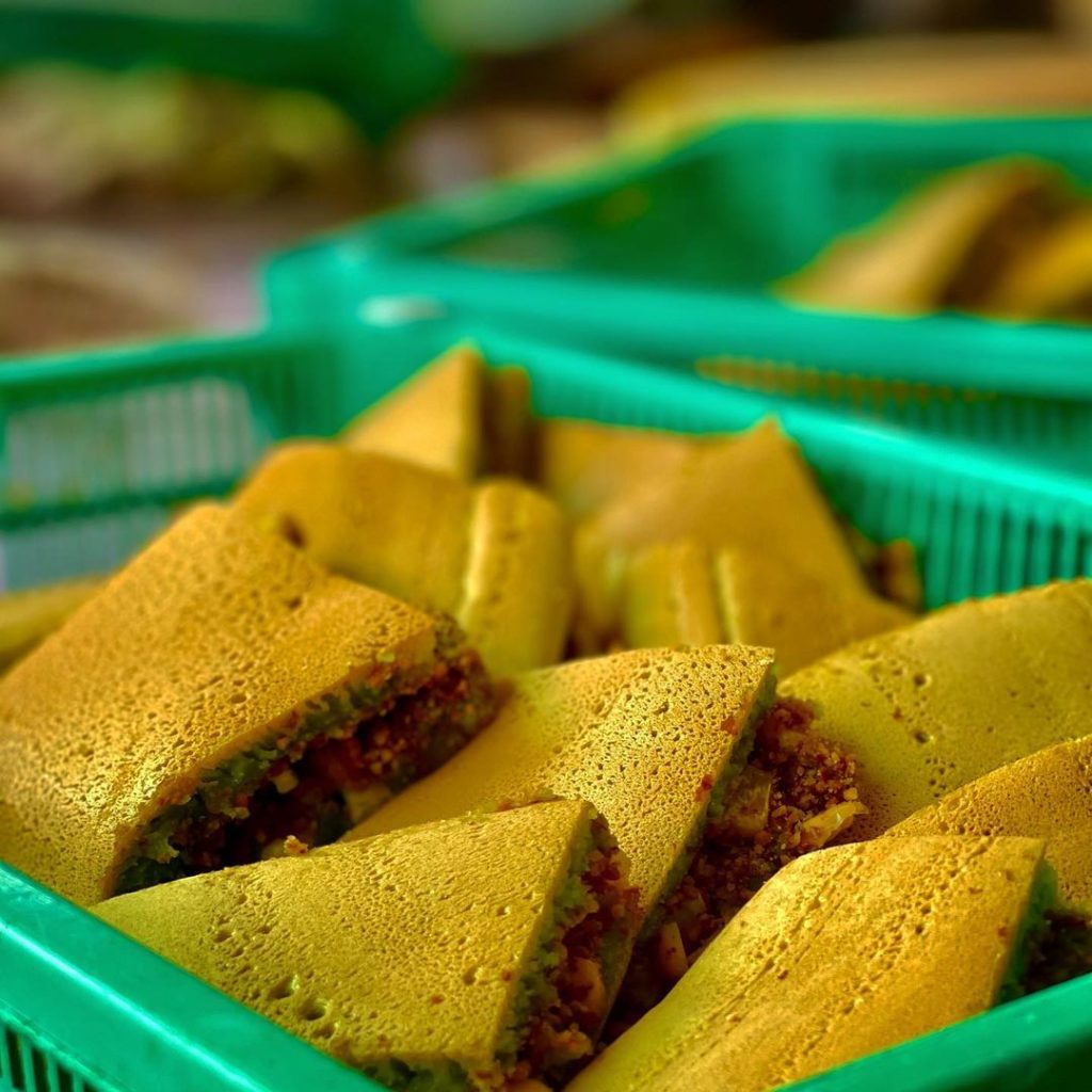 This Famous 20 y/o Pandan Apam Balik Stall Has Now Started Selling ...