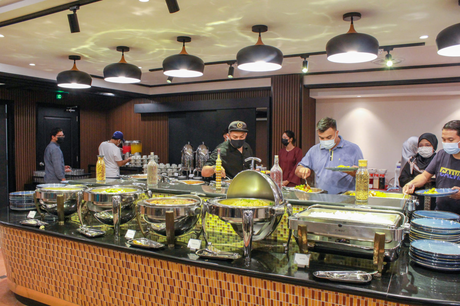 NEW Ramadan Buffet In KL Serves Classic Malay & Western Dishes: Kambing ...