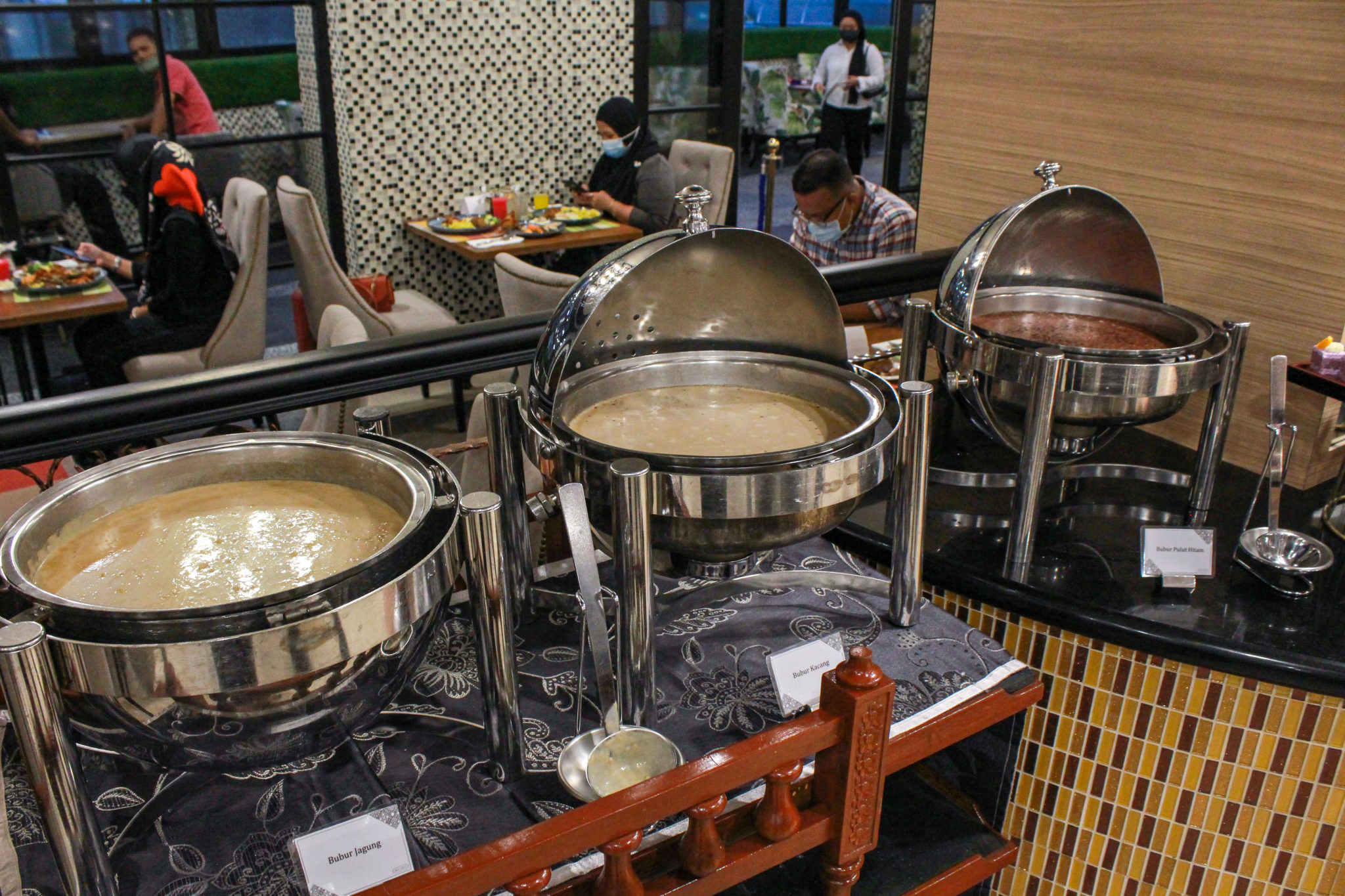 NEW Ramadan Buffet In KL Serves Classic Malay & Western Dishes: Kambing ...