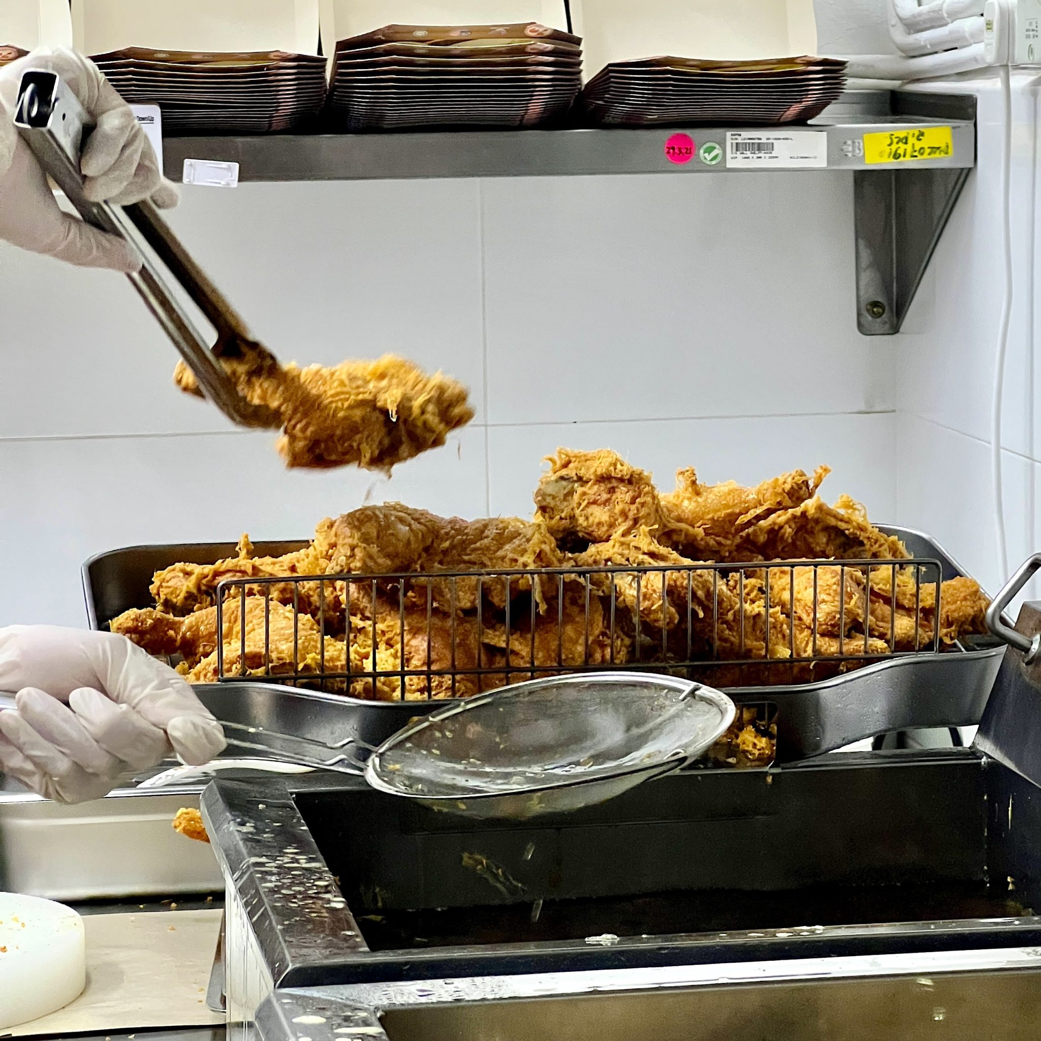 This Famous Fried Chicken Hawker Stall Since 1983 Has More Than 10 ...