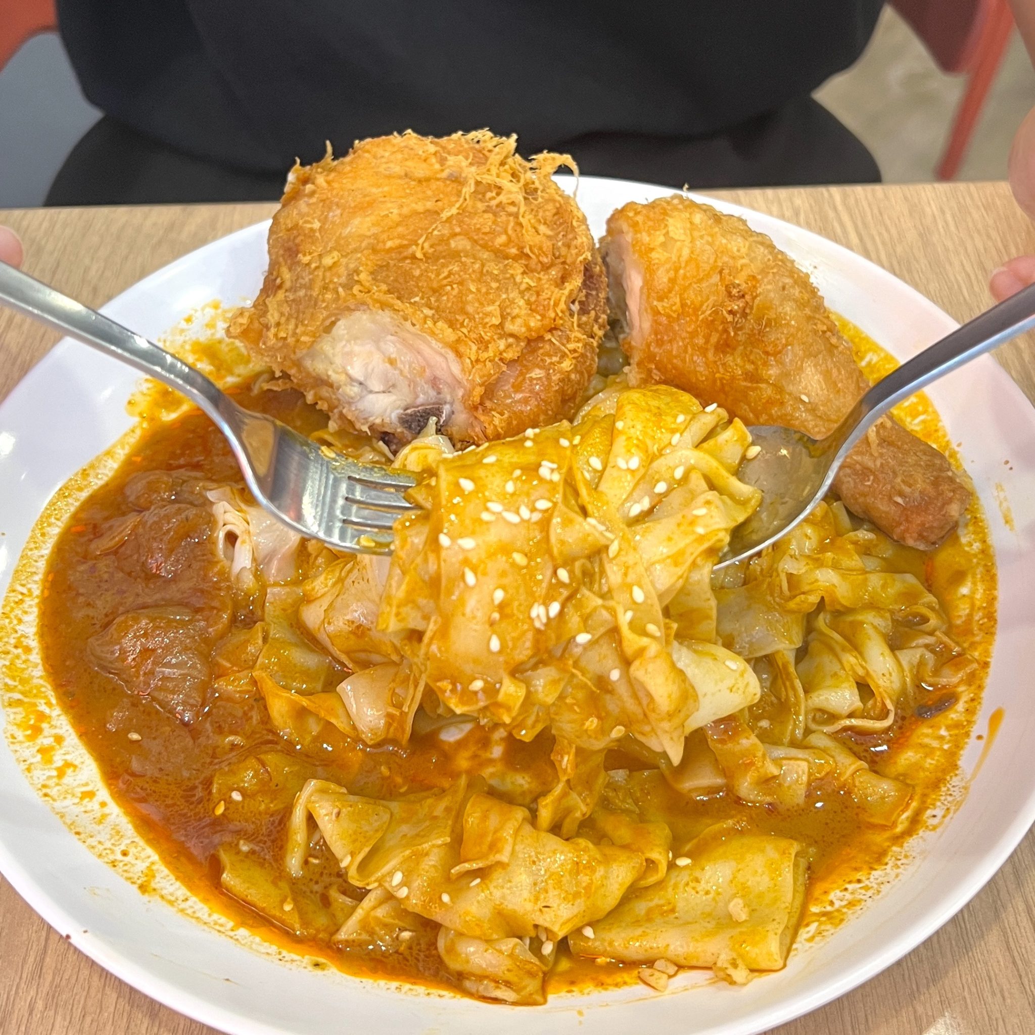 This Famous Fried Chicken Hawker Stall Since 1983 Has More Than 10 ...