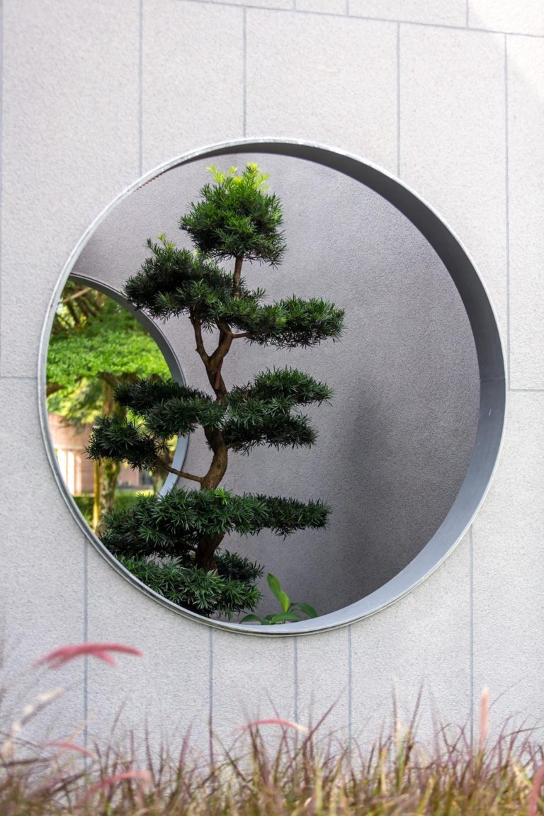 A Stunning New Glasshouse Surrounded By A Private Park Is Perfect for ...