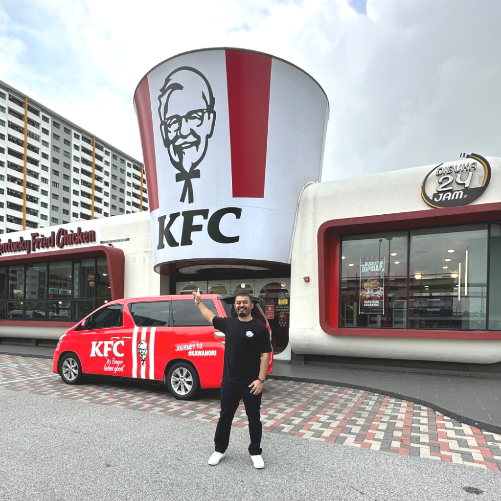 This Guy From UK Dubbed As KFC Super Fan Named KL As The Best KFC & He ...