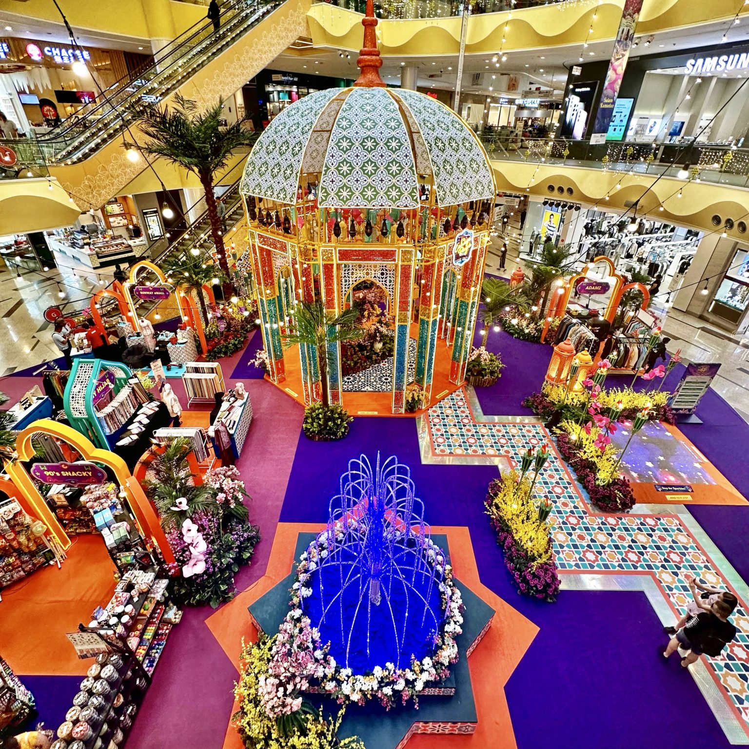 Sunway Velocity Mall Celebrates ‘Cahaya Raya’ With Dazzling Decor, Fun ...