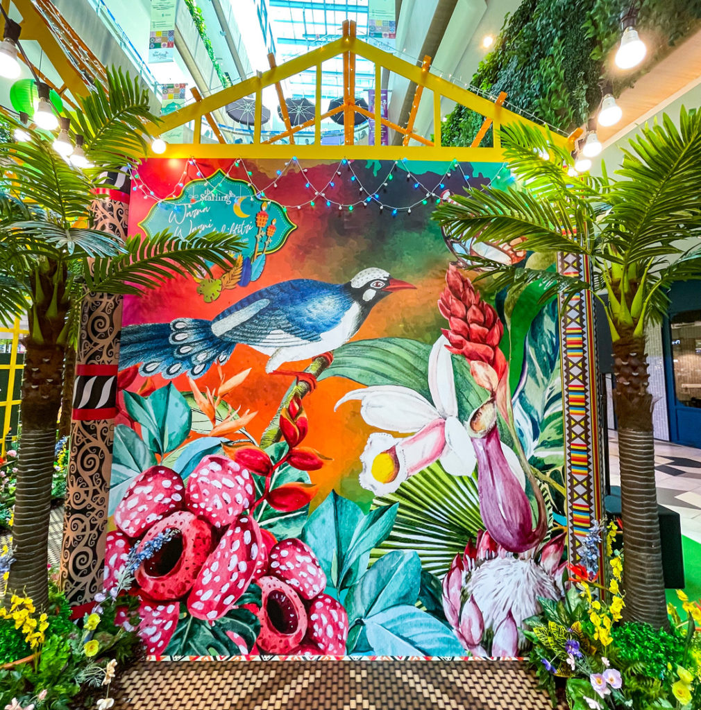 Experience the Starling's Local Raya Market, Stunning Decor, Exciting ...