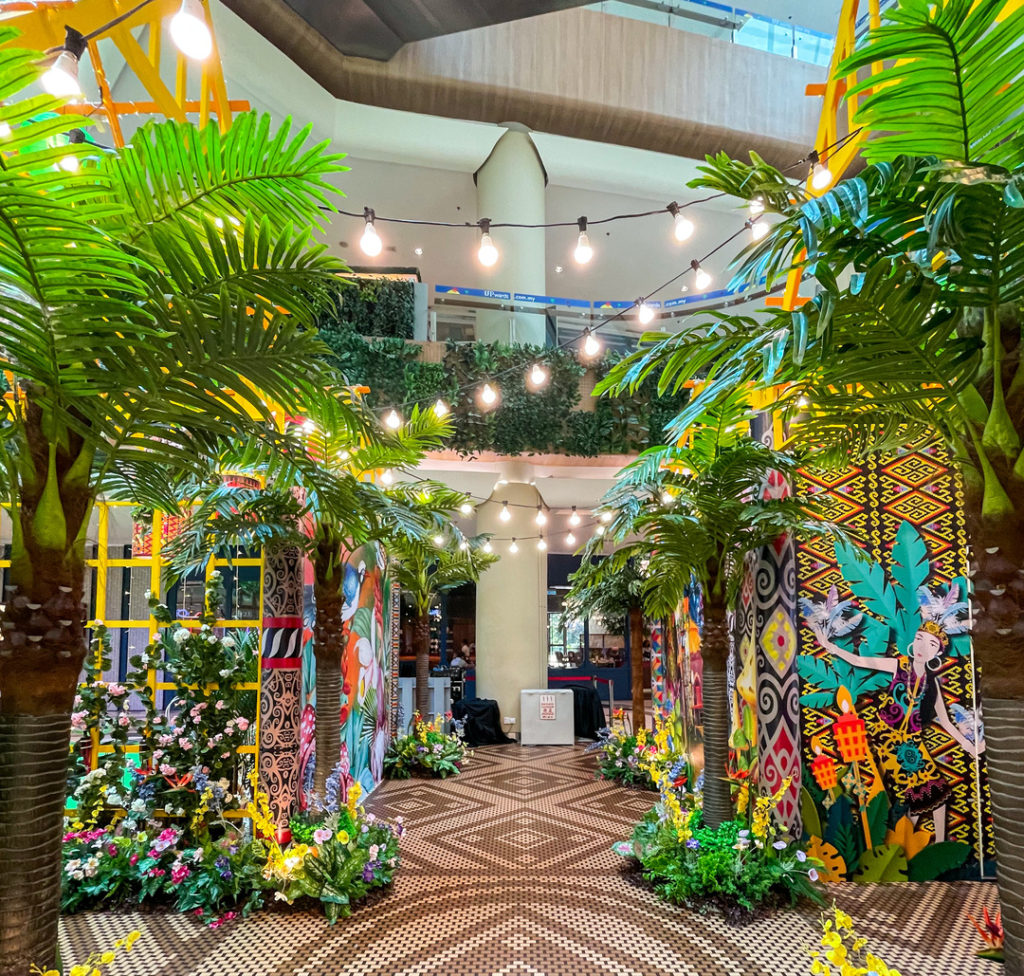 Experience the Starling's Local Raya Market, Stunning Decor, Exciting ...