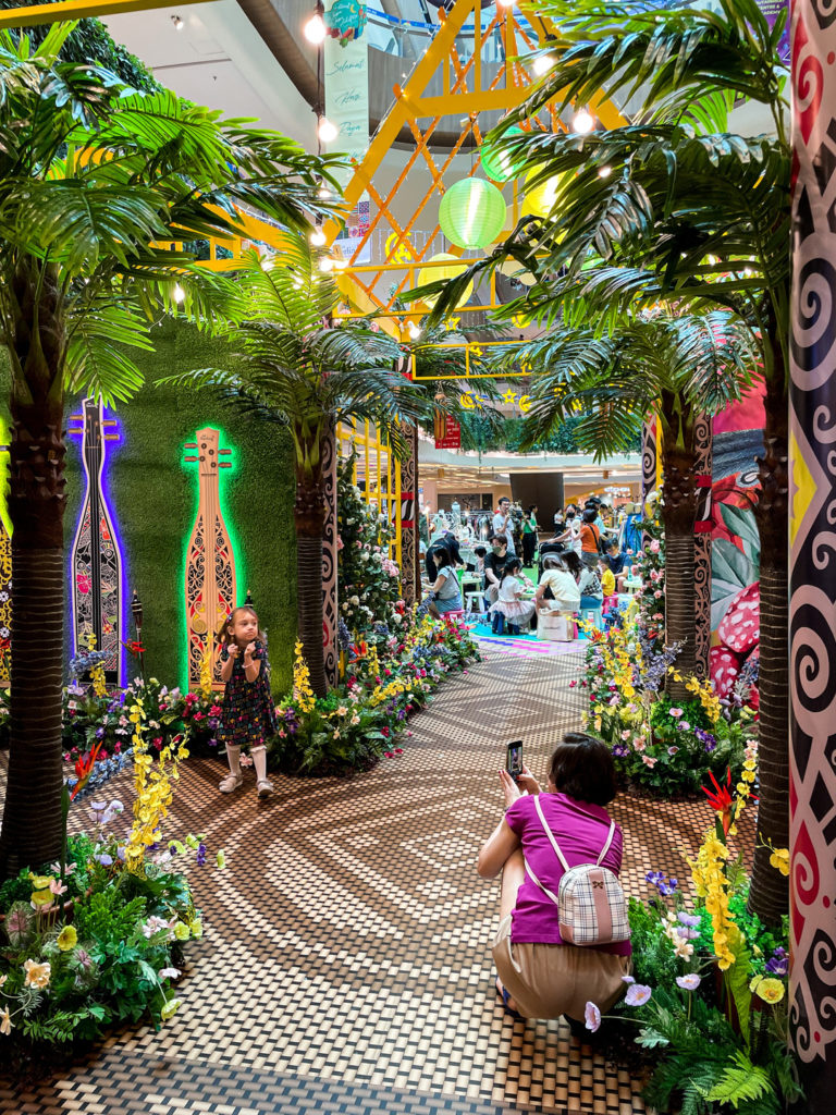 Experience the Starling's Local Raya Market, Stunning Decor, Exciting ...