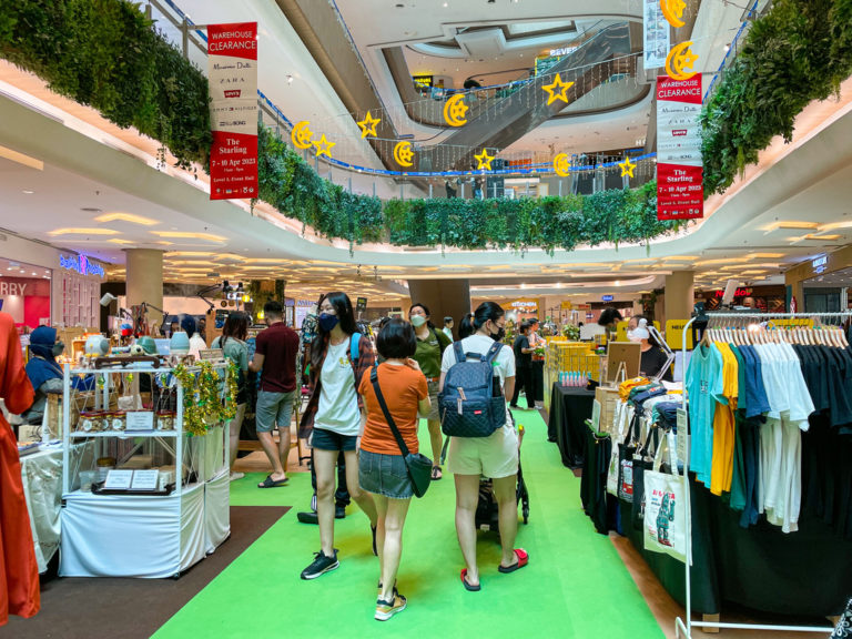 Experience the Starling's Local Raya Market, Stunning Decor, Exciting ...