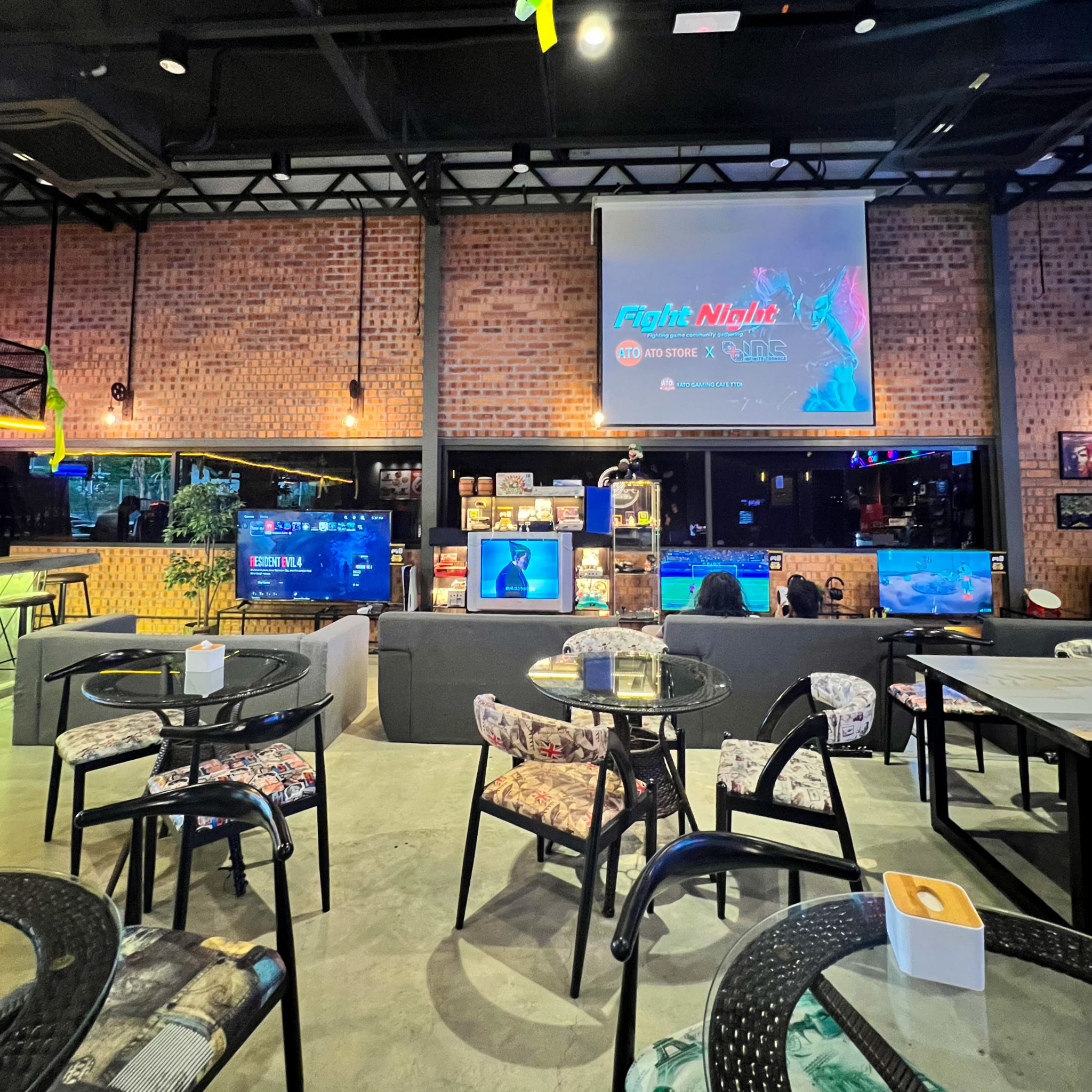 LARGEST Gaming Warehouse Cafe In KL Where You Can Dine & Play PS5 ...