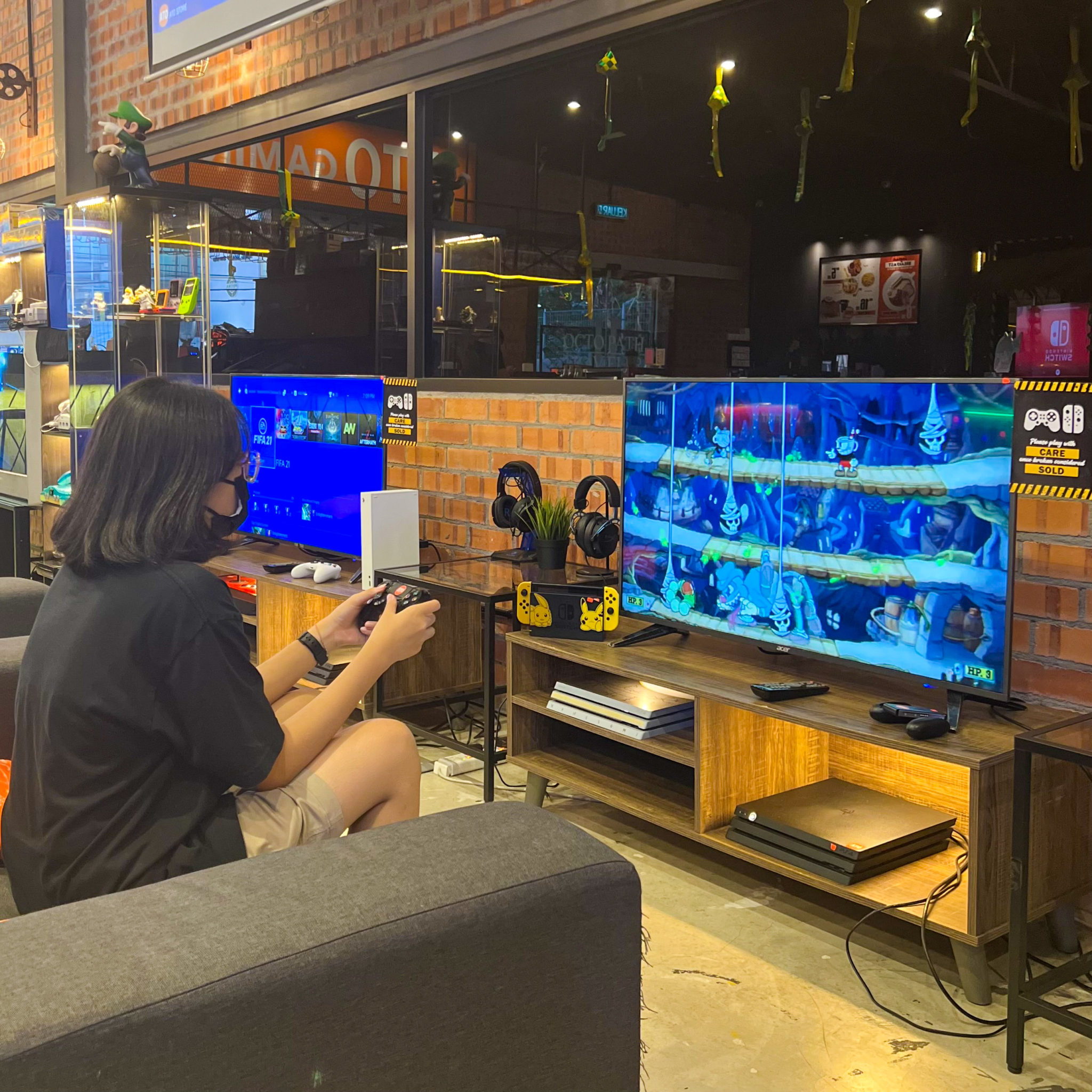 LARGEST Gaming Warehouse Cafe In KL Where You Can Dine & Play PS5 ...