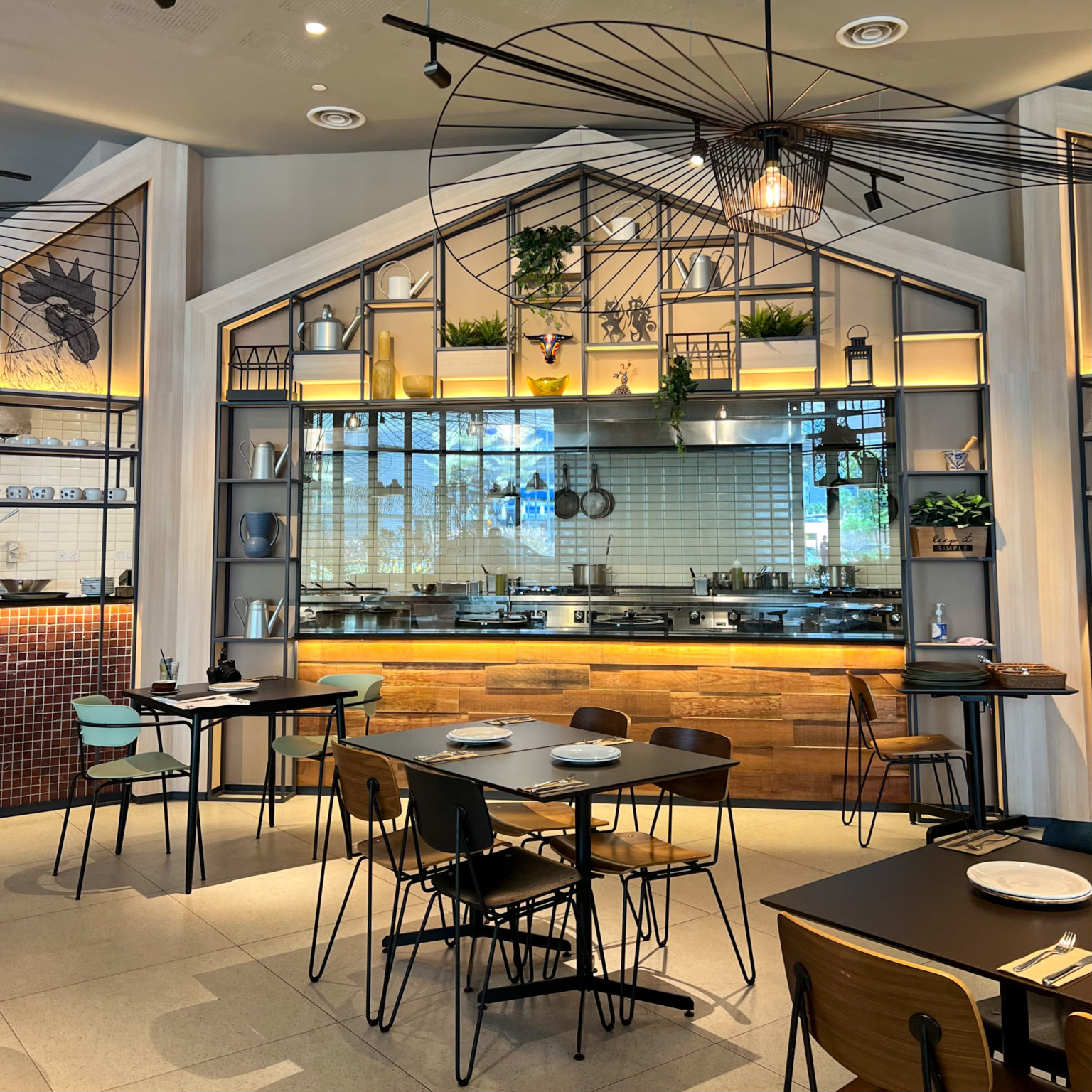 Famous Spanish-Run Restaurant With HUGE Paella In KL (& Golden Oolong ...