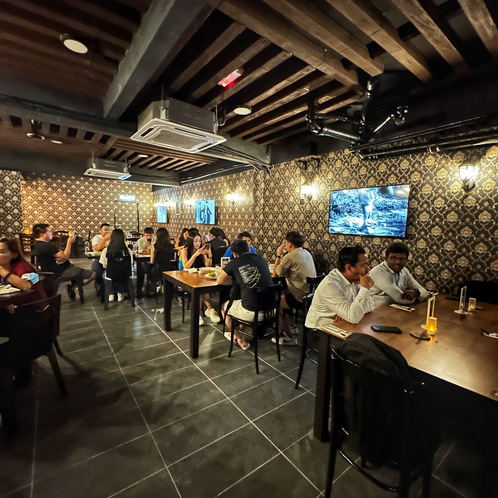 JIBRIL Rolls Out NEW Menu With Whole Salted Egg Lobster & Crab Platter ...