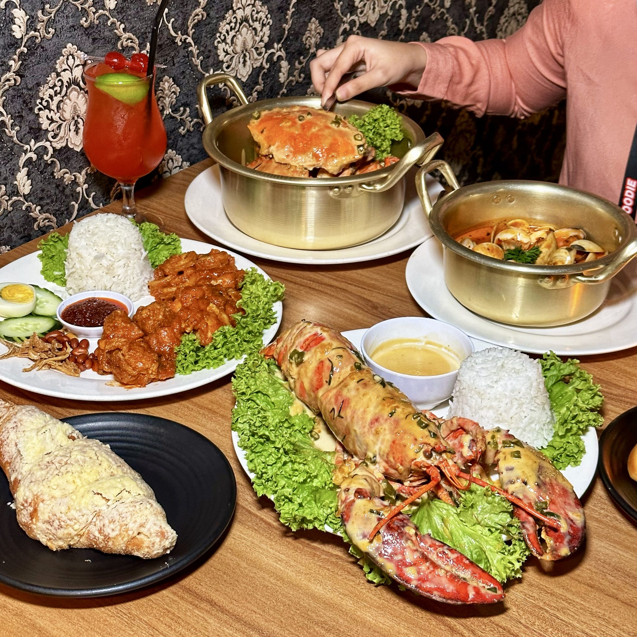 JIBRIL Rolls Out NEW Menu With Whole Salted Egg Lobster & Crab Platter ...