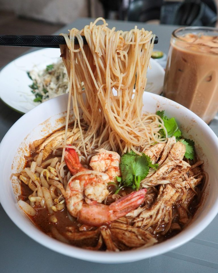 10 Best Spots For Sarawak Laksa In KL & PJ (2023 Guide) - KL Foodie