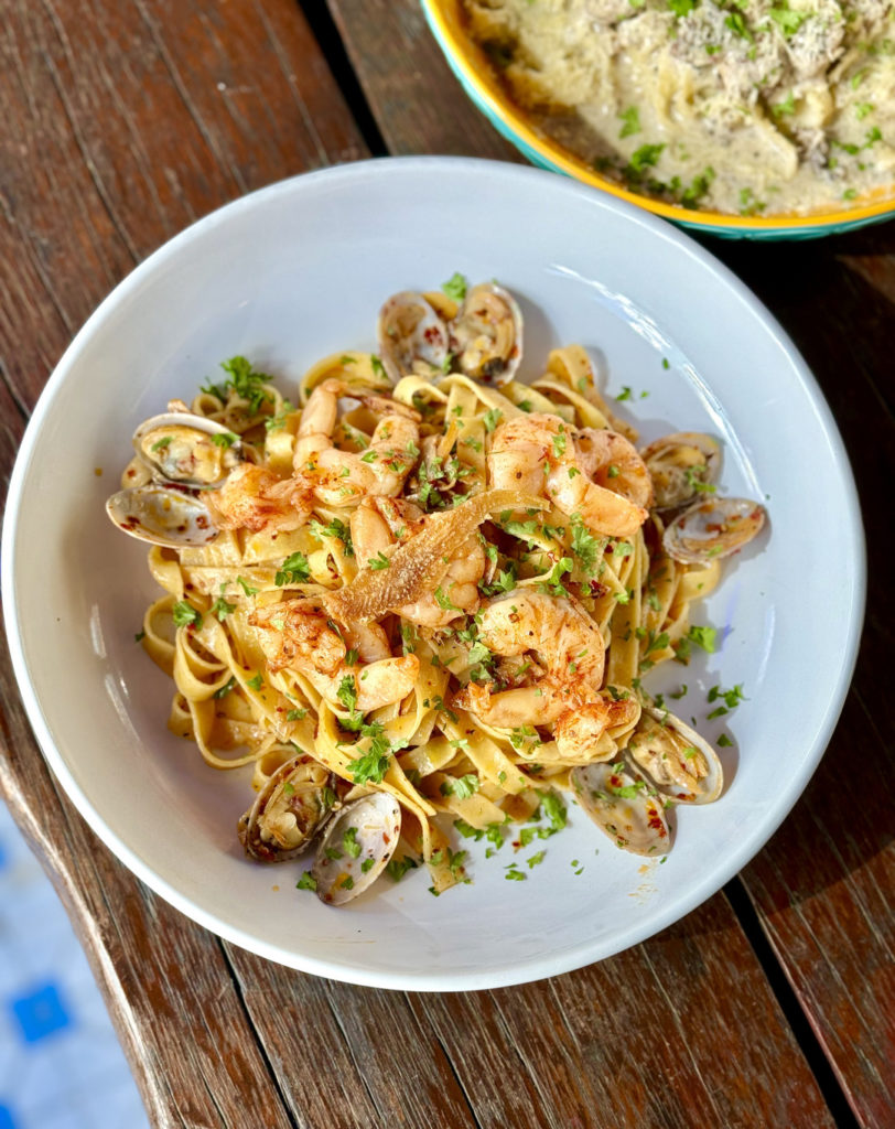 This Melbourne Laneway-Inspired Café Set In A 100-Year-Old Building ...