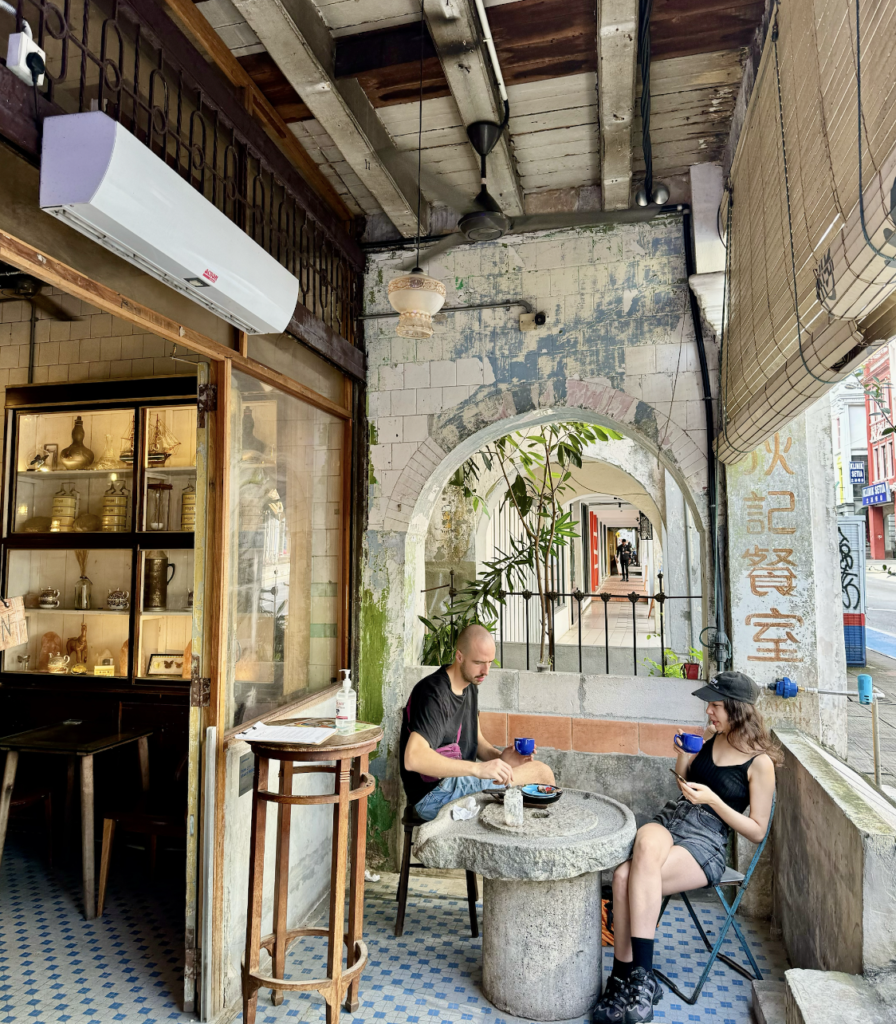 This Melbourne Laneway-Inspired Café Set In A 100-Year-Old Building ...