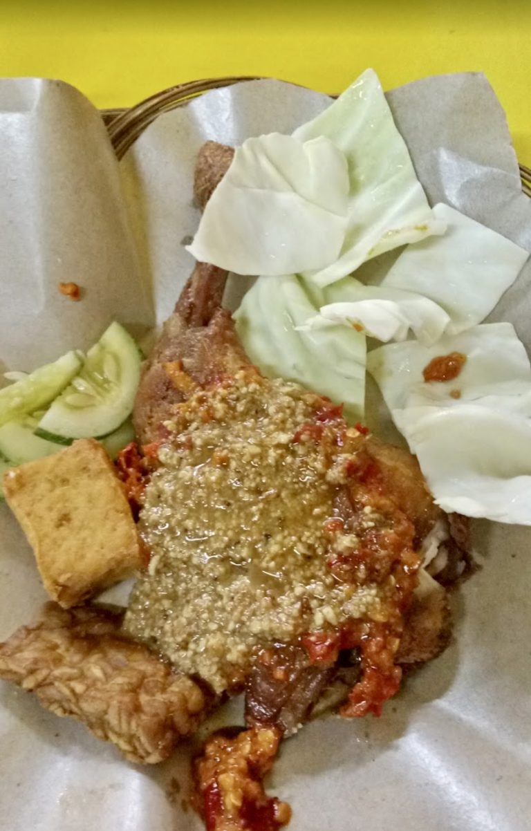 15 Best Ayam Gepuk Spots You Must Try In KL & PJ (2025 Guide) - KL Foodie