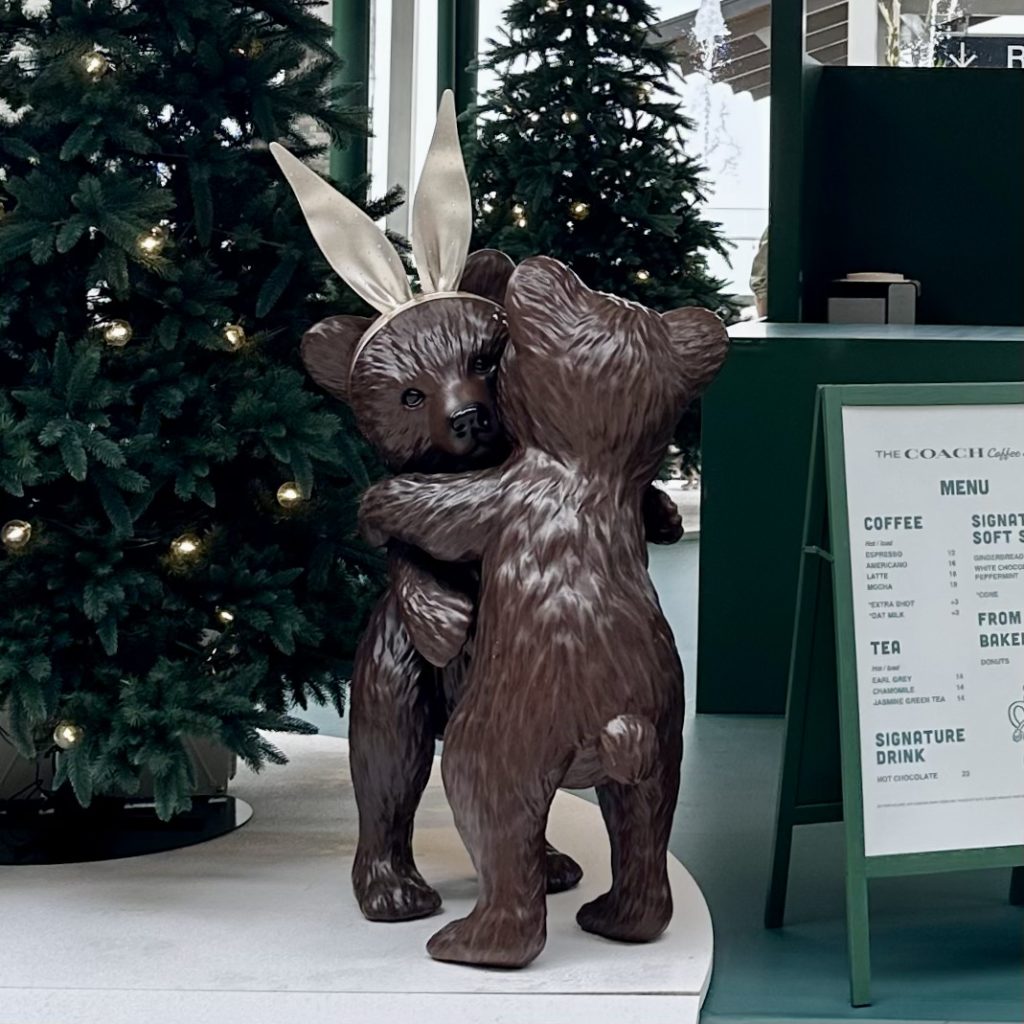 Coach Holiday Pop-Up Spotted With Whimsical Holiday Decor, Weekend ...